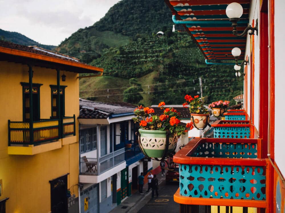 哥伦比亚咖啡之旅:麦德林到康科迪亚和贾丁 - 必赢电子娱乐