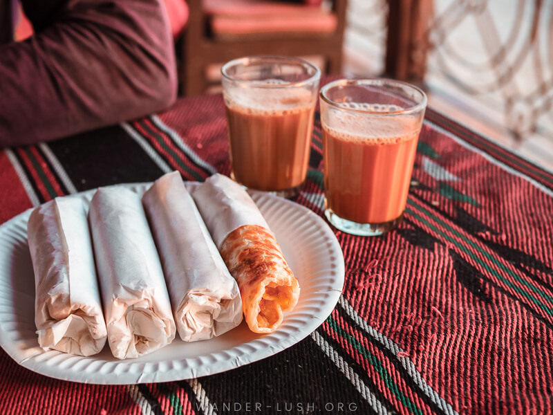 Breakfast Around the World: 40 Traditional Dishes - 必赢电子娱乐